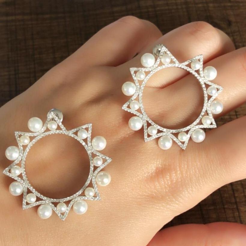 The Sis Kiss Pearl and Crystal Wreath Earrings
